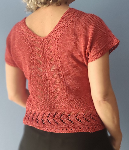 Ravelry: Top Romántico pattern by Esther Lara