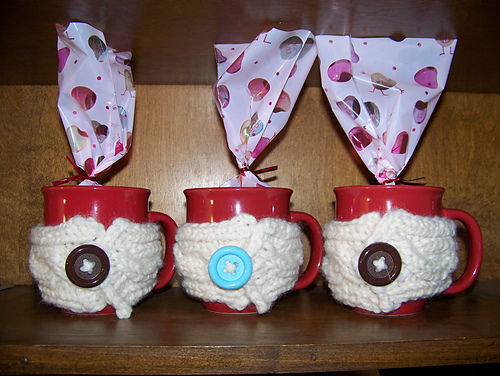 Ravelry: Cabled Mug Hugs pattern by Bethany A Dailey