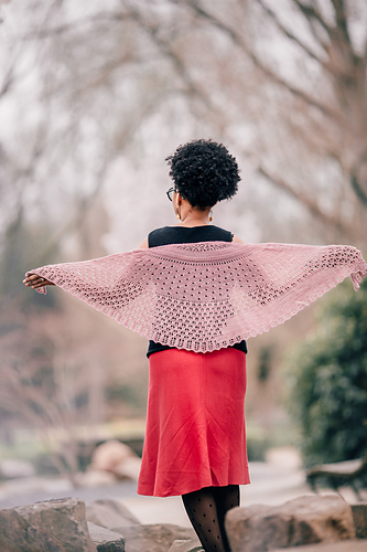 Ravelry: Half Circle Dreamy Moon Shawl pattern by Nuria Pastor