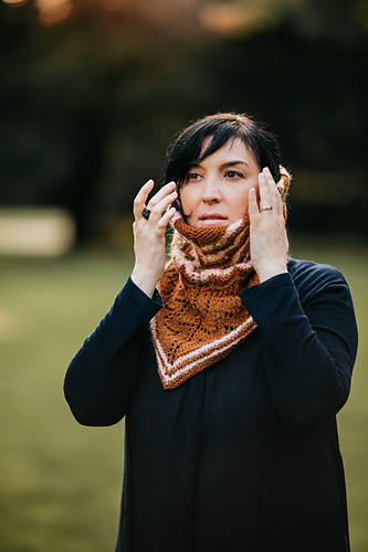 Ravelry: Chevron Stripes Narrow Cowl pattern by Nuria Pastor