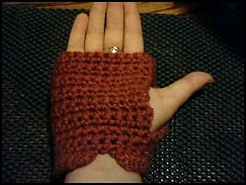 Ravelry: Rusted Driving Gloves pattern by Nichole Verville