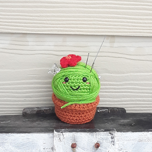 Ravelry: Yarn Ball Cactus pattern by Mersadie Sheppard