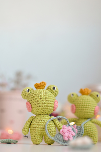 Ravelry: Pupi la rana amigurumi pattern by Jennifer C F