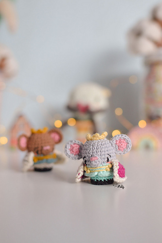 Ravelry: Mini rey ratón amigurumi pattern by Jennifer C F