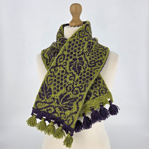 Ravelry: The Grapevine Scarf pattern by TheTwistedYarn blog