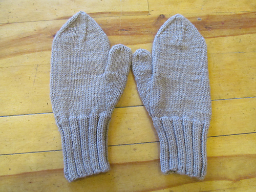 Ravelry: Classic Mittens pattern by Have a Yarn