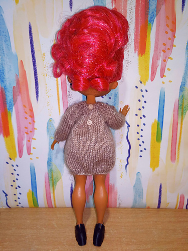 Ravelry: Oversize sweater-dress for LOL OMG doll pattern by Olga Tarnavska
