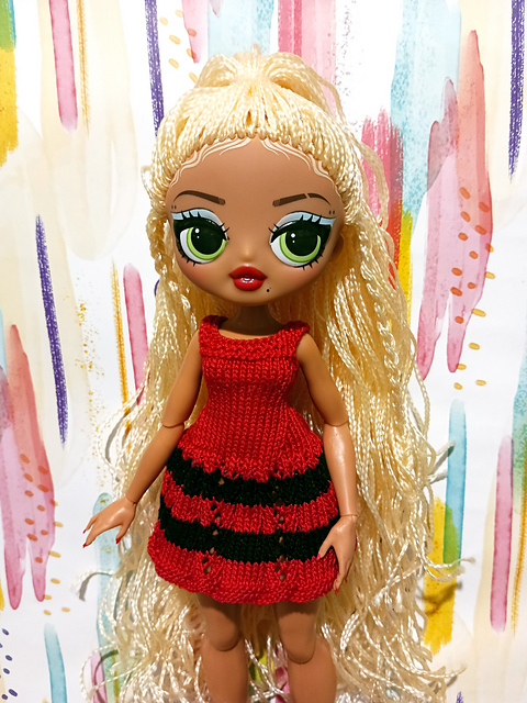 Ravelry: Red Black Cocktail Dress for LOL OMG dolls pattern by Olga Lutsik