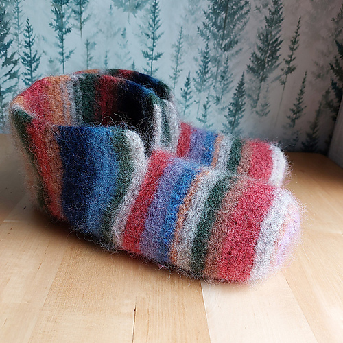 Ravelry: Tova tøflar pattern by Ingrid Hilmer