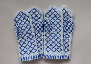 Ravelry: Delft Mittens pattern by Karin E