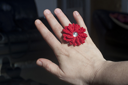 Ravelry: Crochet flower ring pattern by OneStick Wonder