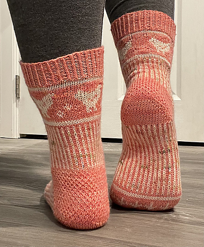 Ravelry: Hen House Socks pattern by Jocelyn Frasier
