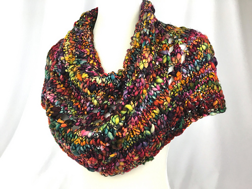Ravelry: Caracol Cowl pattern by Orange Smoothie