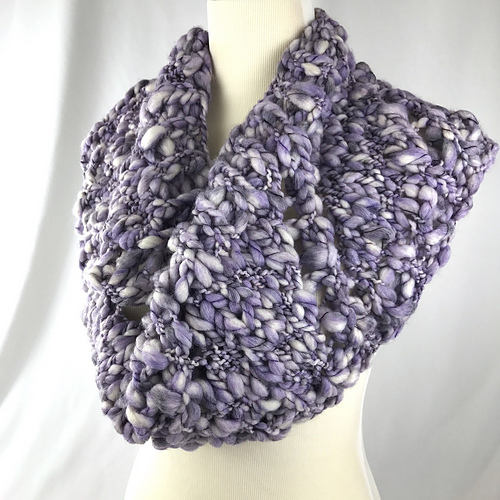 Ravelry: Caracol Cowl pattern by Orange Smoothie