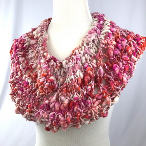 Ravelry: Caracol Cowl pattern by Orange Smoothie