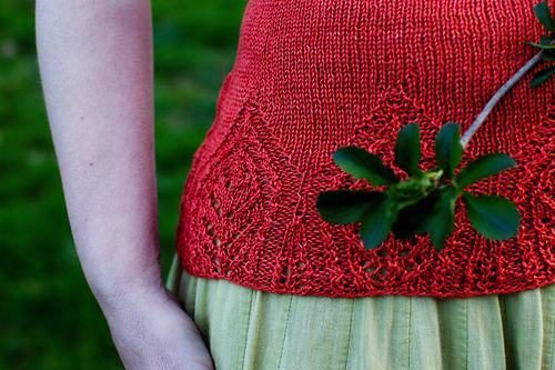 Ravelry: La Feuille pattern by Anne B Hanssen
