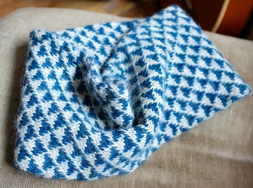 Ravelry: Triangle Loop pattern by Erica Smith