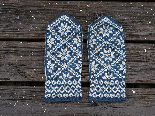 Ravelry: West of the moon mittens pattern by Inger Berg
