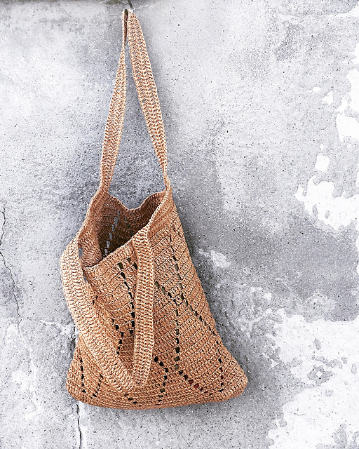 Ravelry: 'Diamonds 1' Medium Tote Bag - Oval bottom pattern by Olga ...