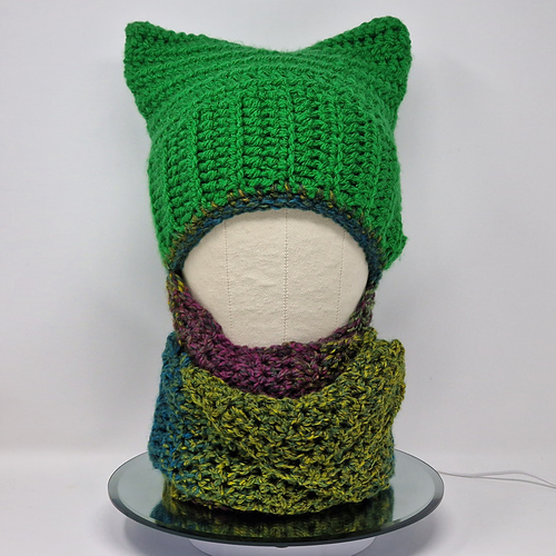 Ravelry: Scarf Tails Beanie pattern by Emma Harrison-Brown
