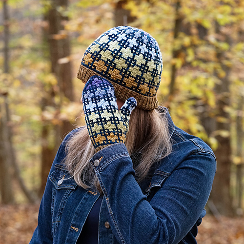 Ravelry: Plus Side Mittens pattern by Lisa K. Ross