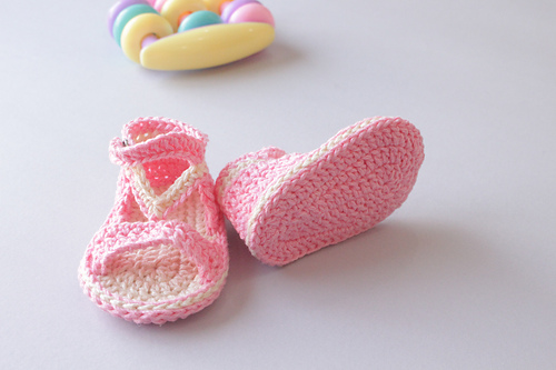 Ravelry: Sandals for baby pattern by Sheetal Pathak
