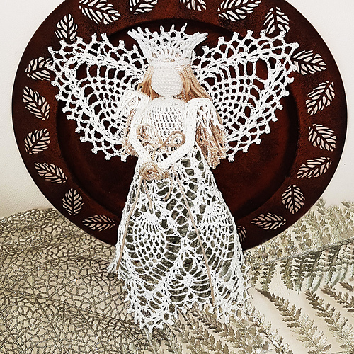 Ravelry: Lace Guardian Angel tree topper pattern by Pattern Mediren
