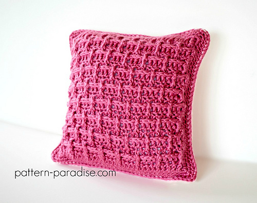Ravelry: Pretty In Pink Pillow pattern by Maria Bittner