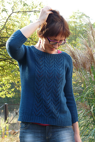 Ravelry: Calyx pattern by Elizabeth Doherty