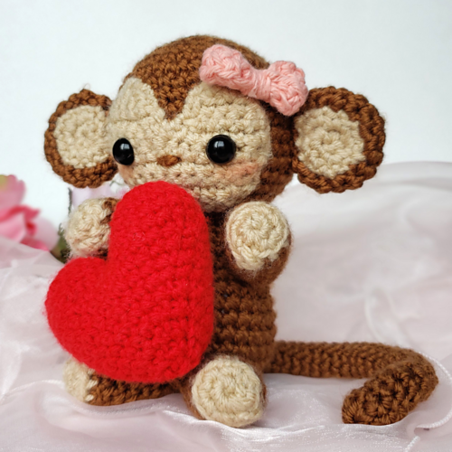 Ravelry: Valentine's Day Monkey pattern by Pengpuff Crochets