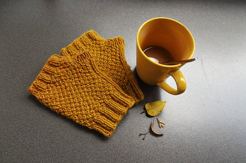 Ravelry: 173-10 Cream Cookies pattern by DROPS design