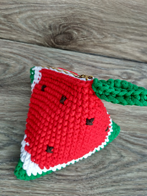 Ravelry: Watermelon pouch pattern by Natalie Pelikh