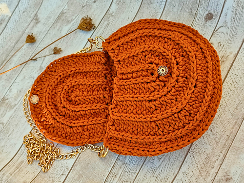 Ravelry: Half moon Crossbody Purse pattern by Natalie Pelikh