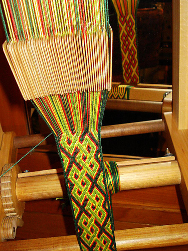 Ravelry: Peregrina1's Brezelknotenband