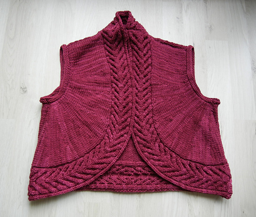 Ravelry: Jacqui pattern by Mathew Gnagy