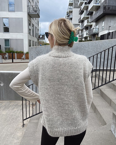 Ravelry: Weekend Slipover pattern by PetiteKnit