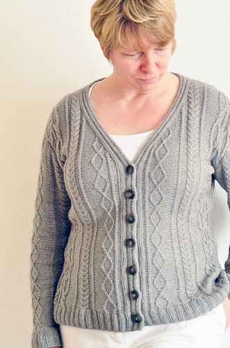 Ravelry: Amari pattern by Claudia Finlay