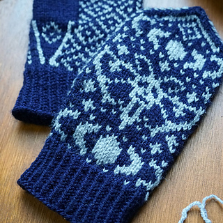 Ravelry: Moonlit Moth Mittens 2 pattern by Sarah Louise Jackson