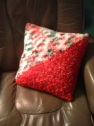 Ravelry: Holidays Diagonal Pillows pattern by Bernat Design Studio