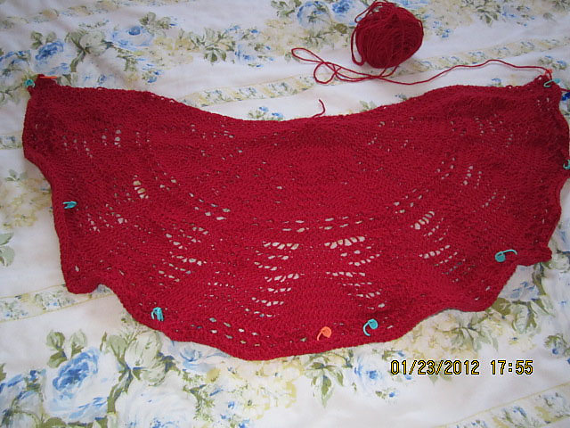 Ravelry: PiggyWiggy96's Red Robin Shawl
