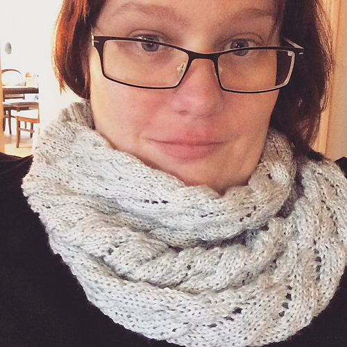 Ravelry: That flocking cowl pattern by Ruby fox yarns