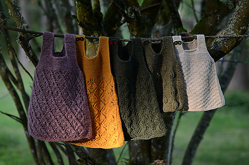 Ravelry: Lille konglekjolen pattern by Pinneguri