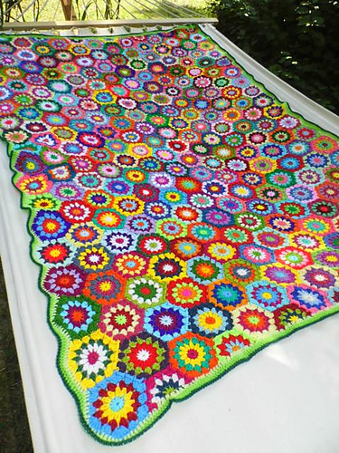 Ravelry: Upcycled RetrO HeXagoN Afghan pattern by Sandra Guggenberger