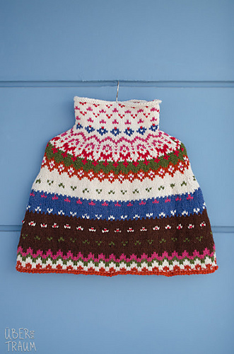 Ravelry: p.031 Lopi Poncho pattern by Keiko Okamoto (岡本啓子)