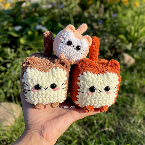 Ravelry: Loaf Cat pattern by Marina Emelianova