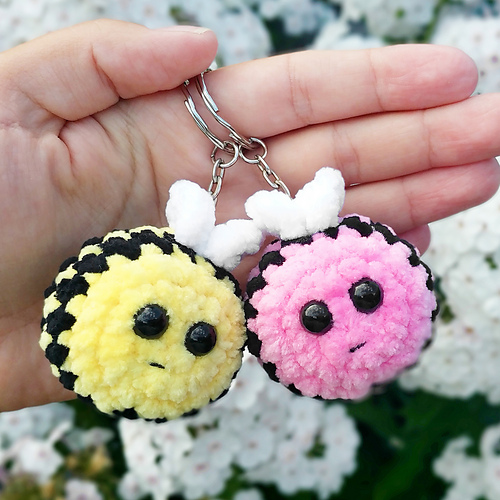 Ravelry: Bee Keychain pattern by Marina Emelianova
