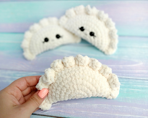 Ravelry: Dumpling (Pierogi) pattern by Marina Emelianova