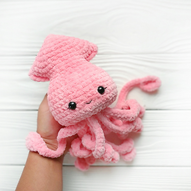 Ravelry: Kawaii Squid Plush pattern by Marina Emelianova