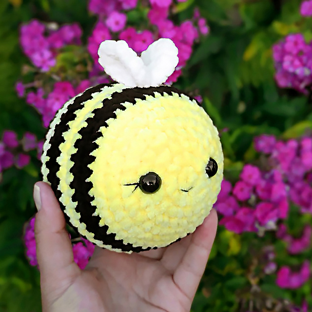 Ravelry: Large Bee Plush pattern by Marina Emelianova