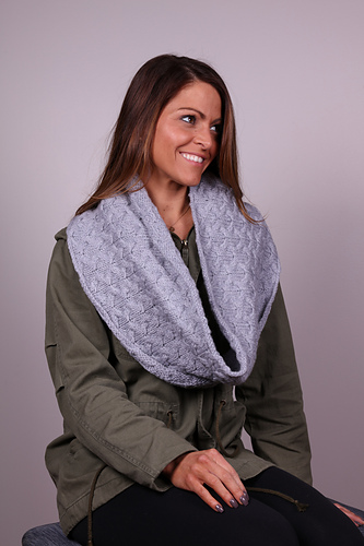 Ravelry: F725 Cabled Cowls pattern by Vanessa Ewing